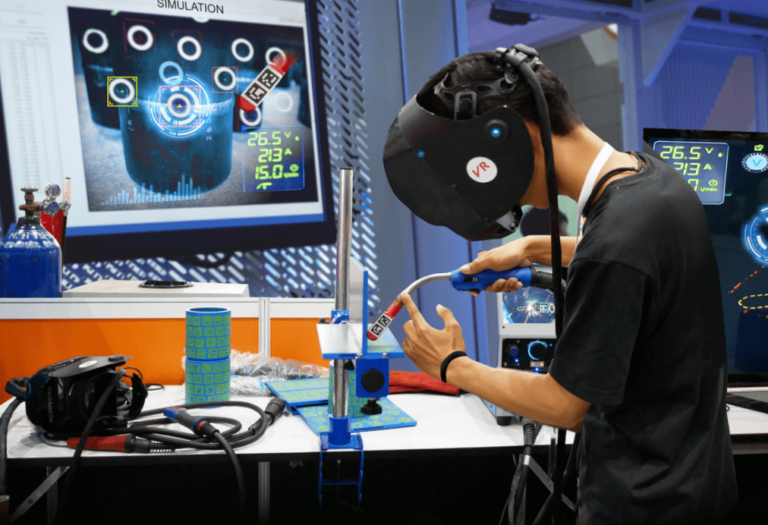 製造業界AR活用事例｜工場へのスマートグラス導入や効果に迫る – XR-Hub